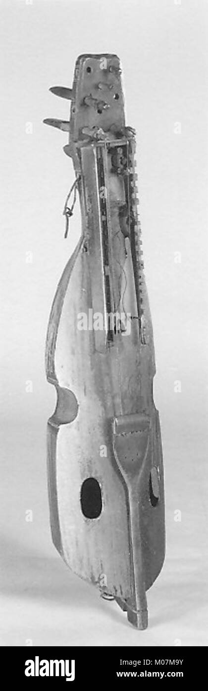 Nyckelharpa hi-res stock photography and images - Alamy