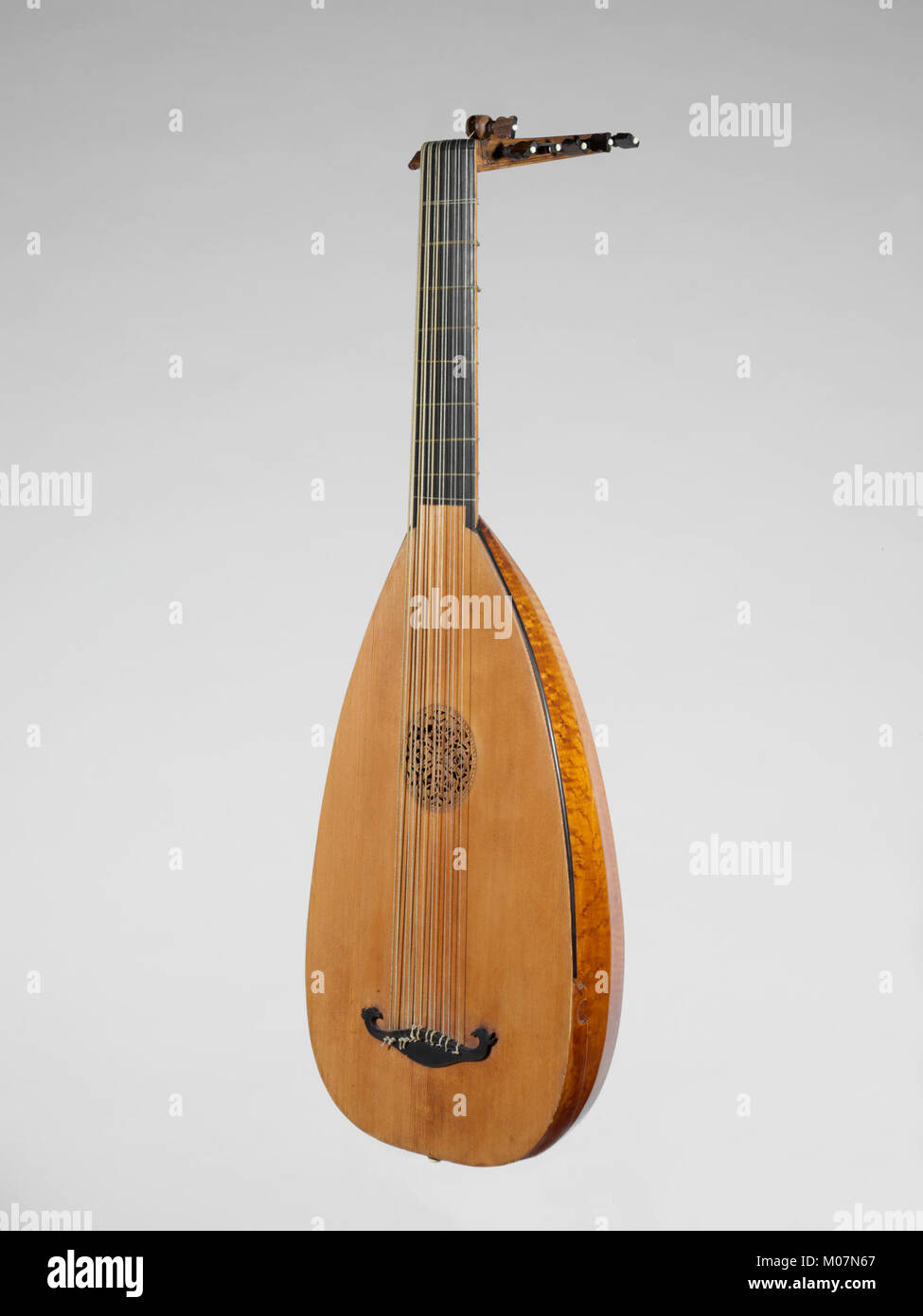 Renaissance stringed instrument hi-res stock photography and images - Alamy