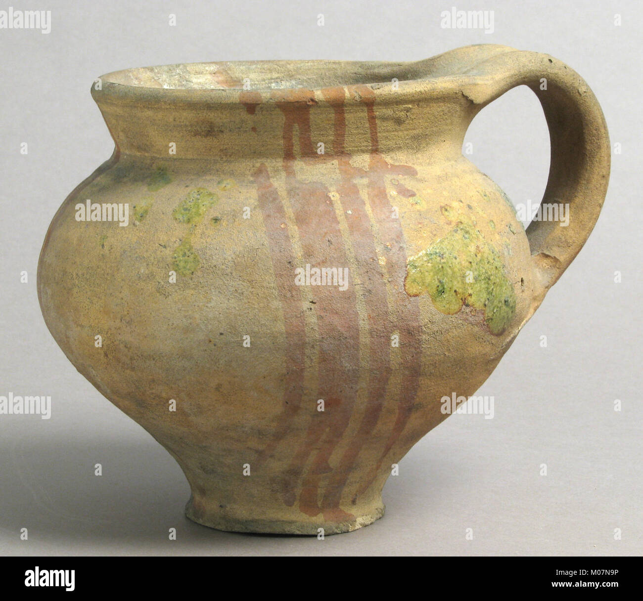 A jar from the MET collection (sf17-194-2185s7), a type of vessel ...