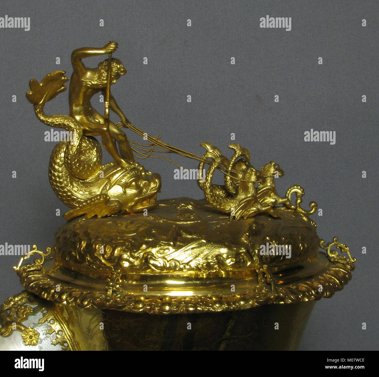 A nautilus shell cup hi-res stock photography and images - Alamy
