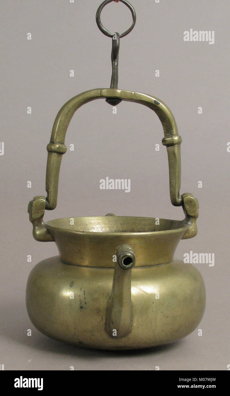 The laver, cataloged as MET sf1991-473-2s1, is a historical utensil ...