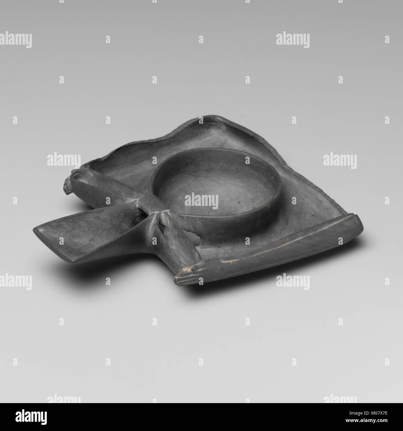 Libation dish hi-res stock photography and images - Alamy