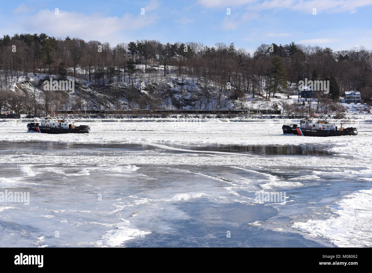 Call for tugs hi-res stock photography and images - Alamy