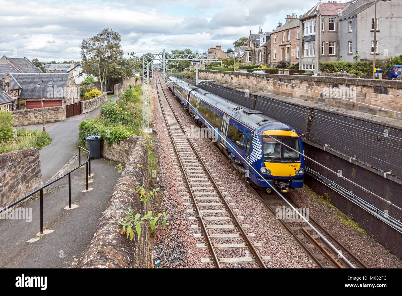 Scotrail Class 170 DMU No. 170460 accelerating towards Glasgow from ...