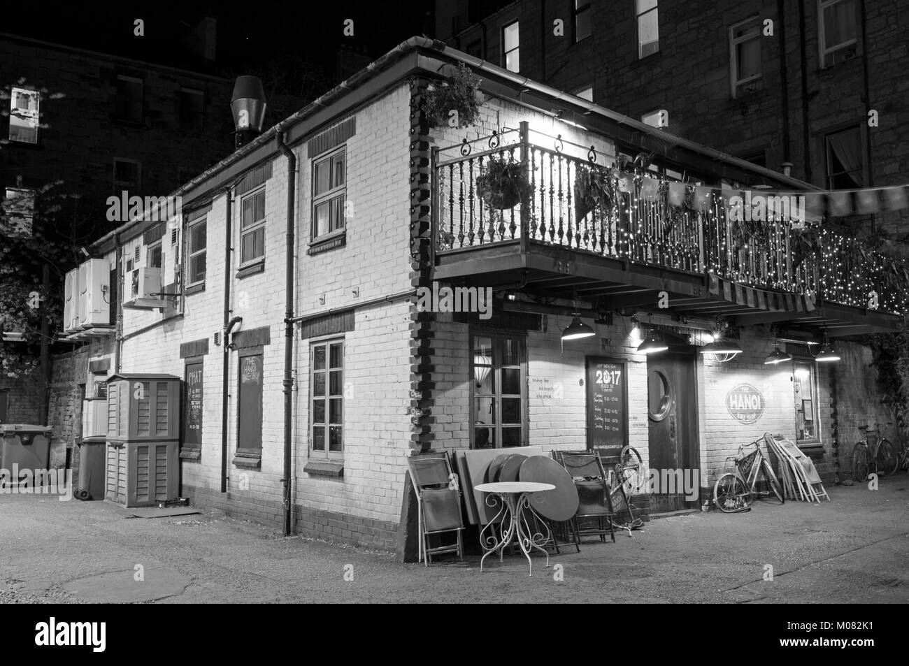 Street lights uk night Black and White Stock Photos & Images - Alamy