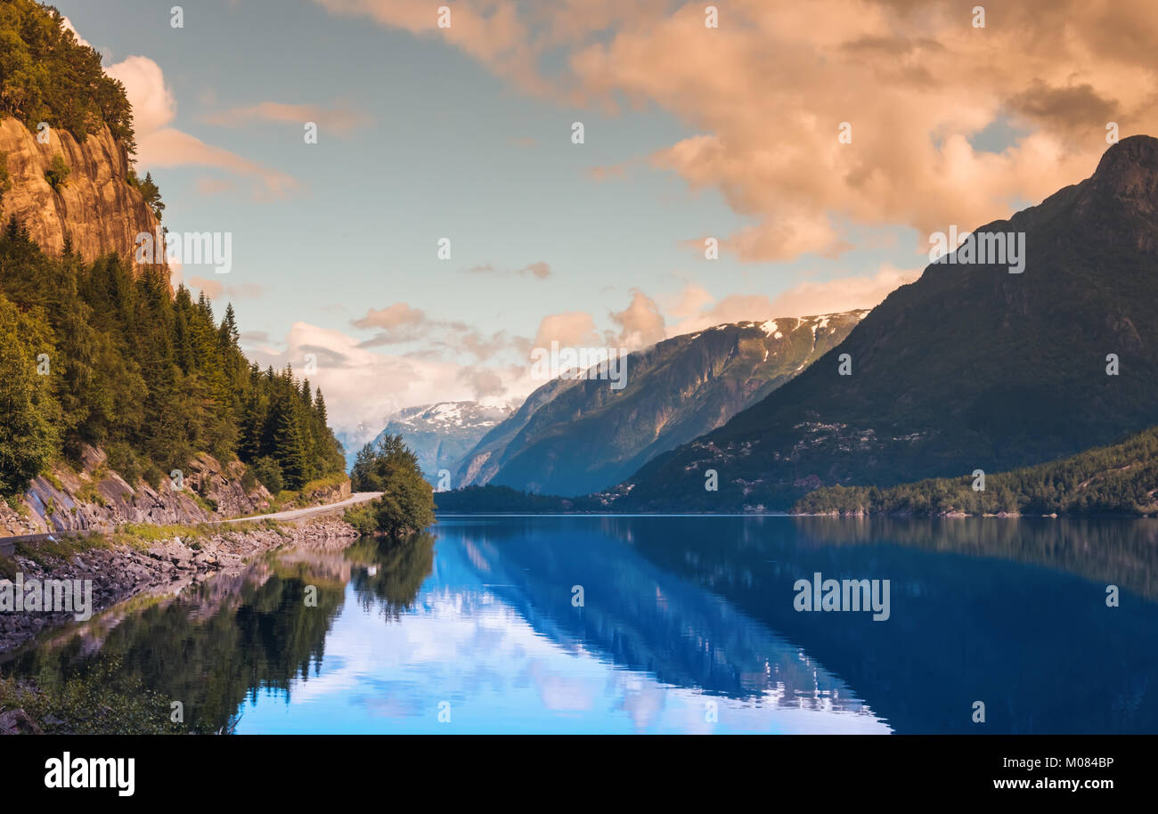Hardanger fjord hi-res stock photography and images - Alamy