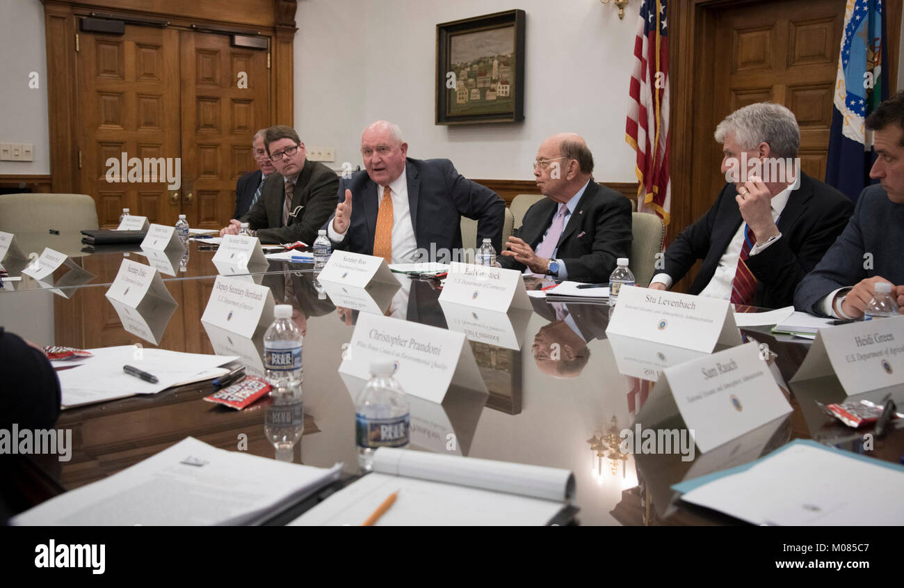 Interior secretary ryan zinke hi-res stock photography and images - Alamy