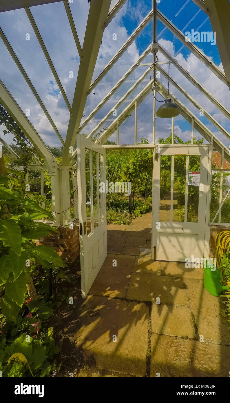 Ryton organic gardens hi-res stock photography and images - Alamy