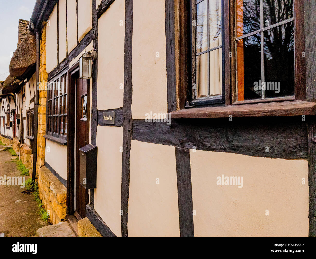 mickleton gloucestershire cotswold village street houses buildings ...