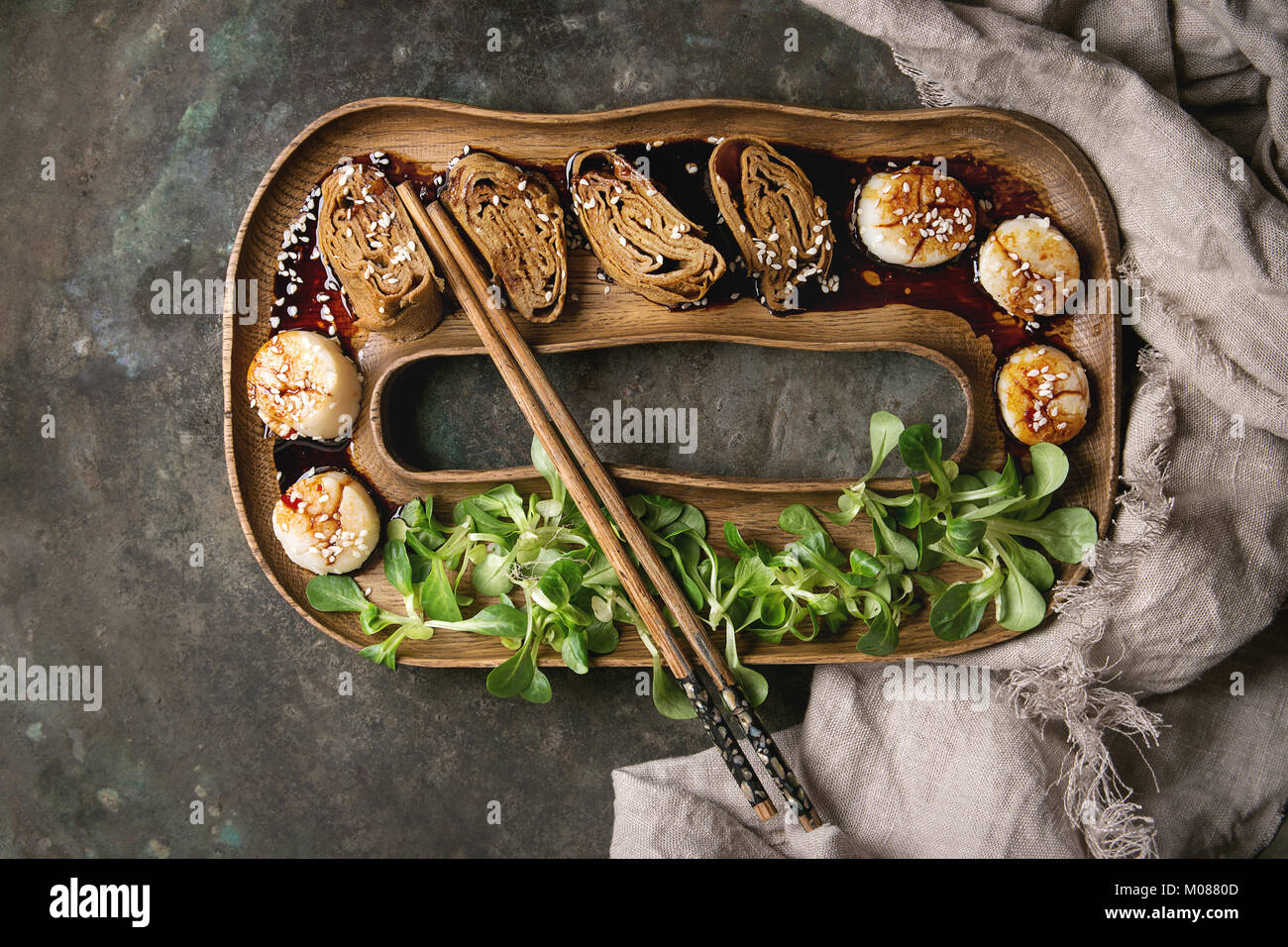 Asian style fried scallops Stock Photo - Alamy