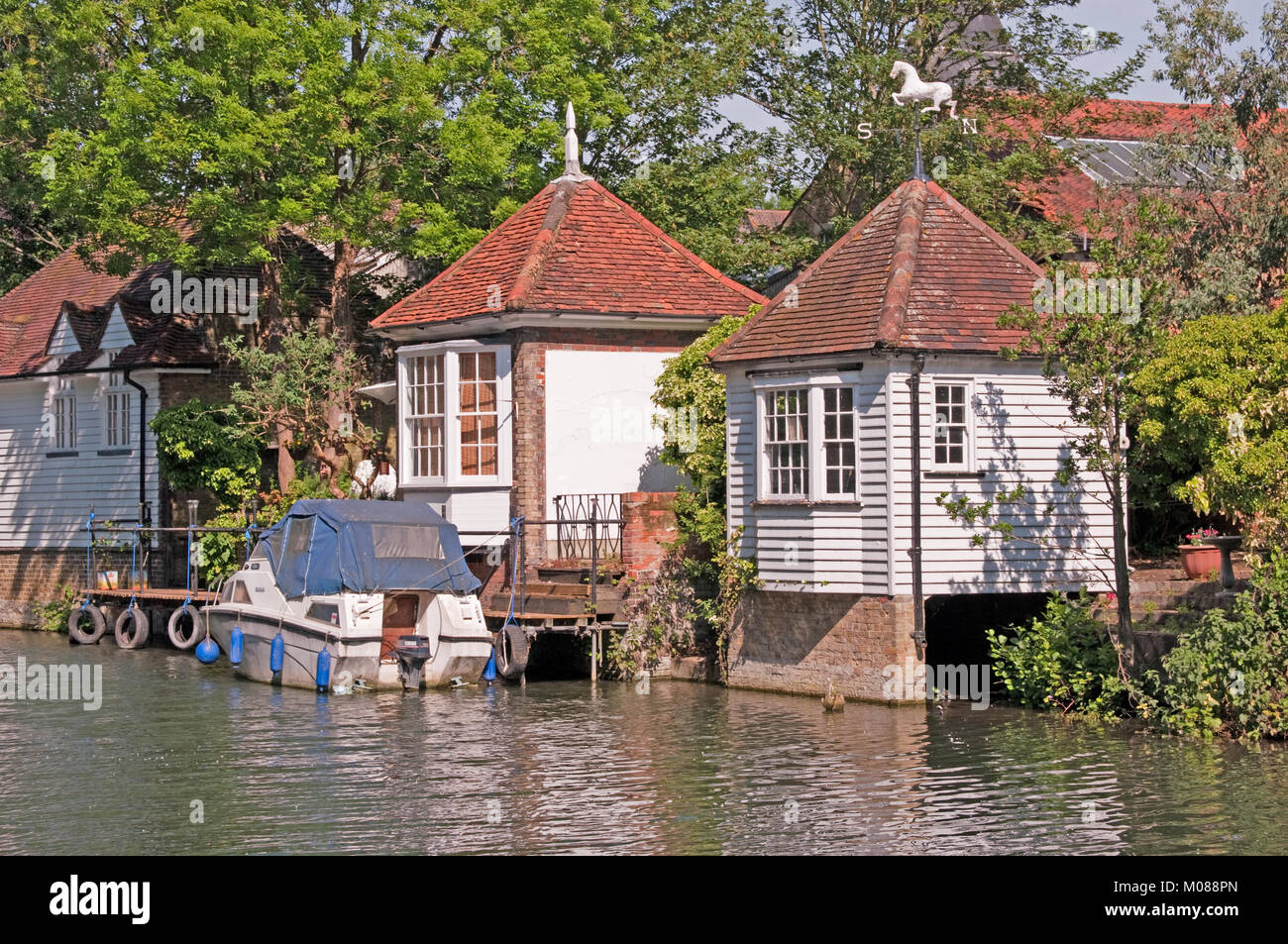 Gazebos River Lea High Resolution Stock Photography and Images - Alamy