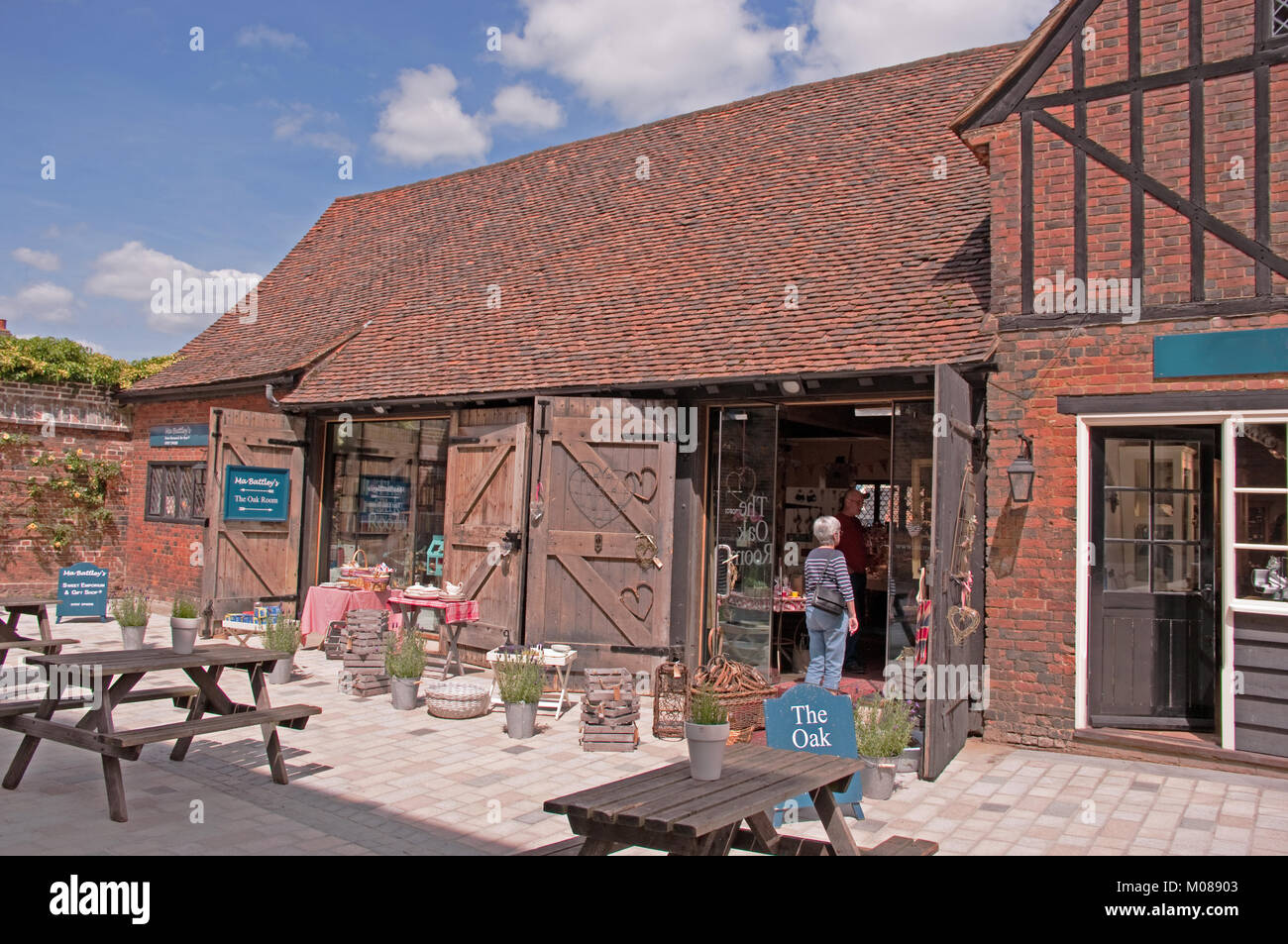 Hatfield house britain hi-res stock photography and images - Alamy