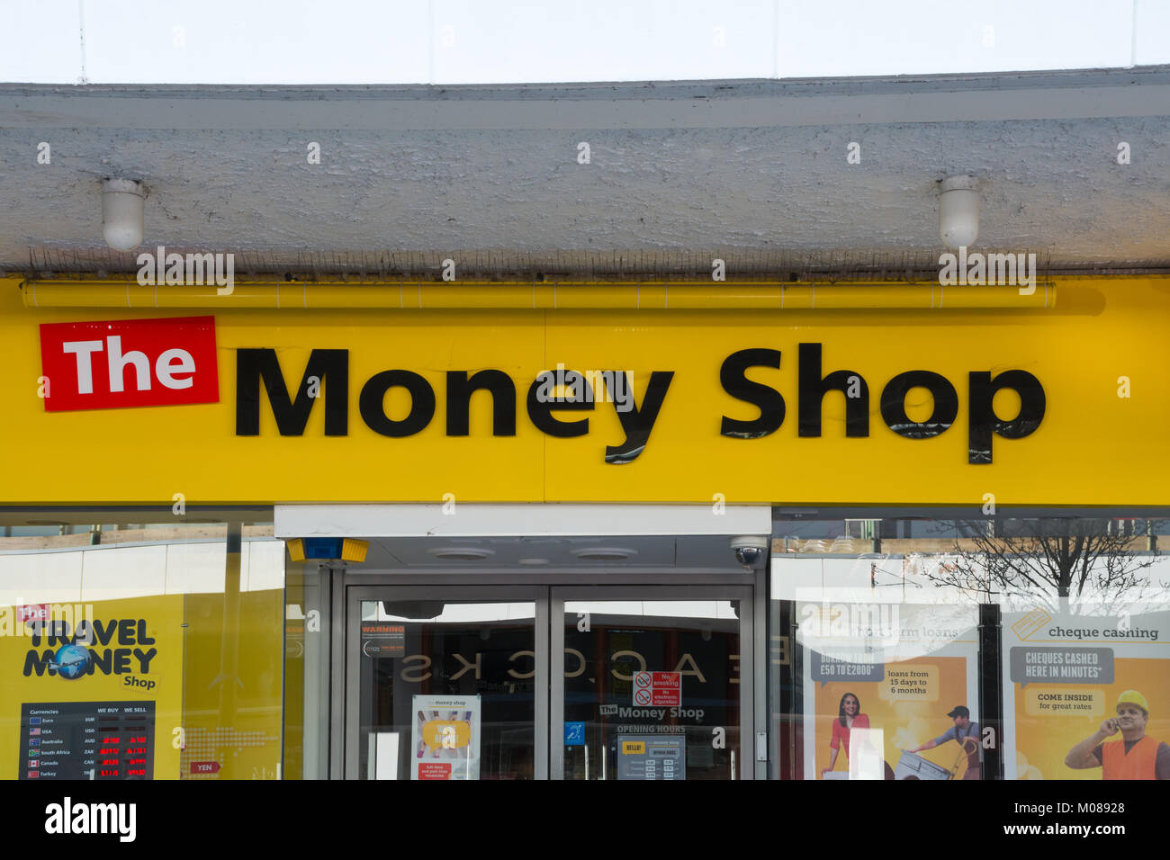 Money shops hi-res stock photography and images - Alamy