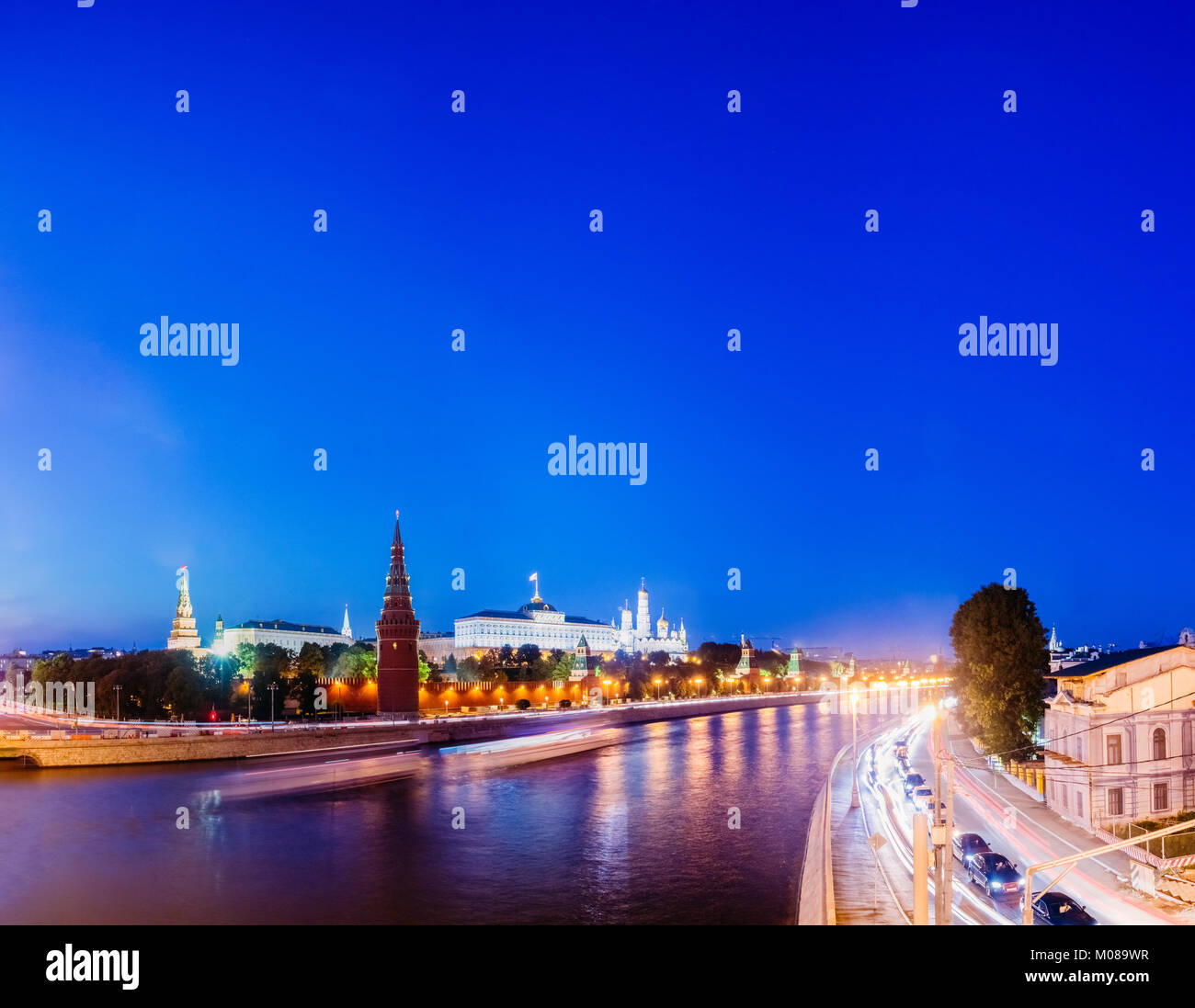 Night cityscape with view of the Grand Kremlin Palace and Moskva River ...