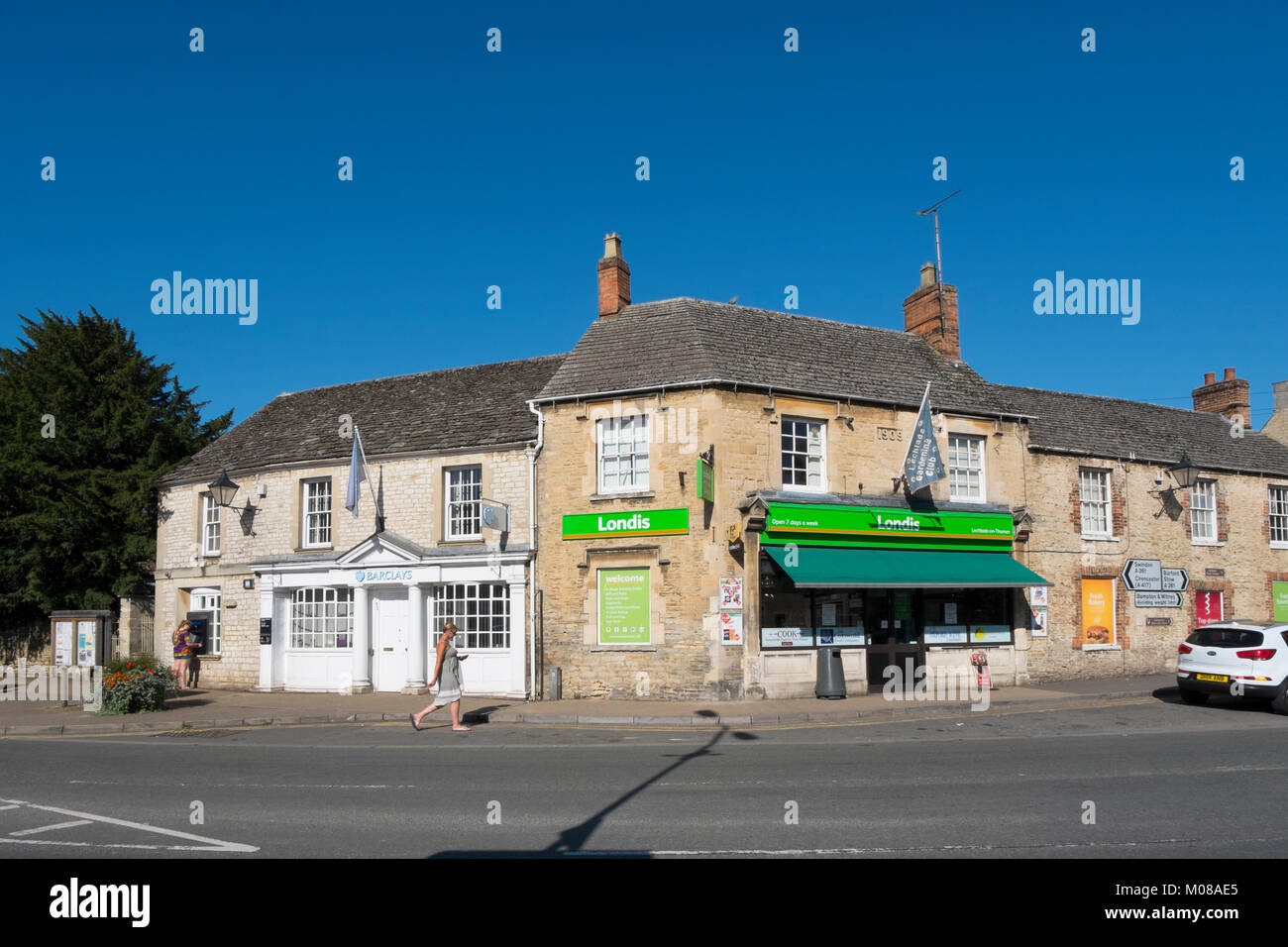 Architecture high street hi-res stock photography and images - Alamy