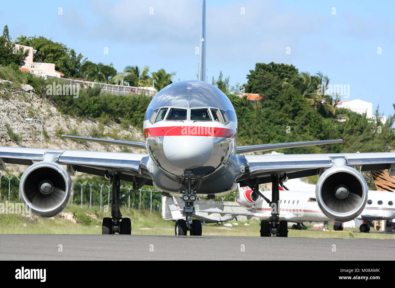 Boeing 757 about to line up at SXM Stock Photo - Alamy