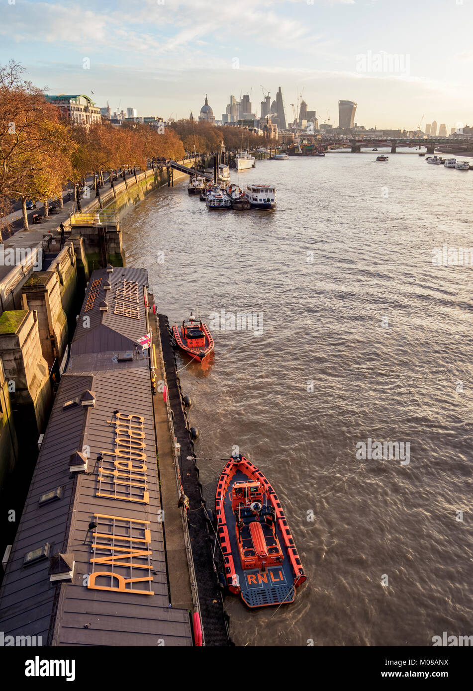 England lifeboats hi-res stock photography and images - Alamy