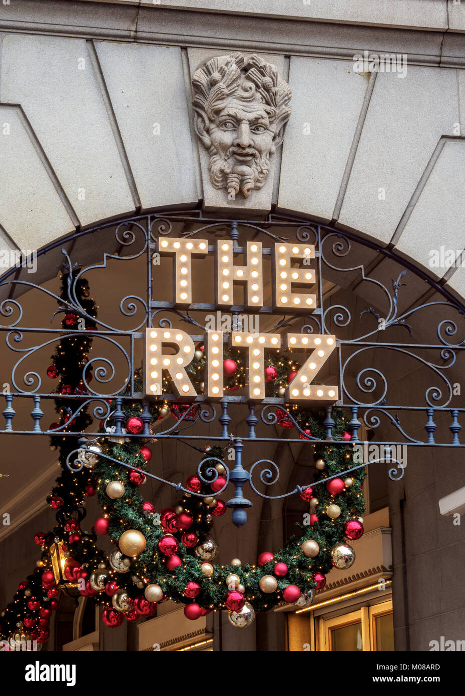 The ritz hotel london christmas hi-res stock photography and images - Alamy