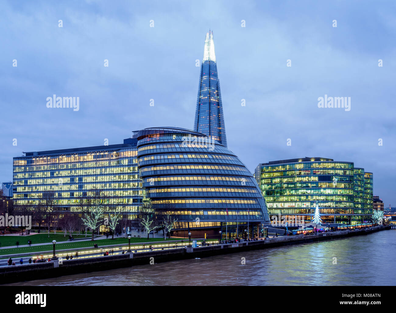 Modern Architecture by the Queens Walk and The Shard at twilight ...