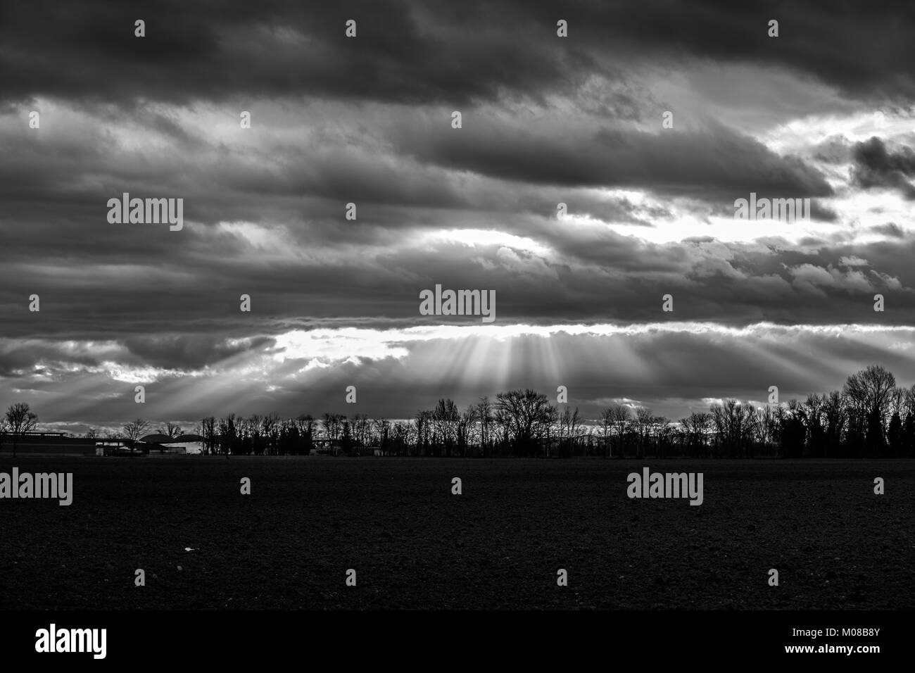 Sunset cloud sun ray Black and White Stock Photos & Images - Alamy