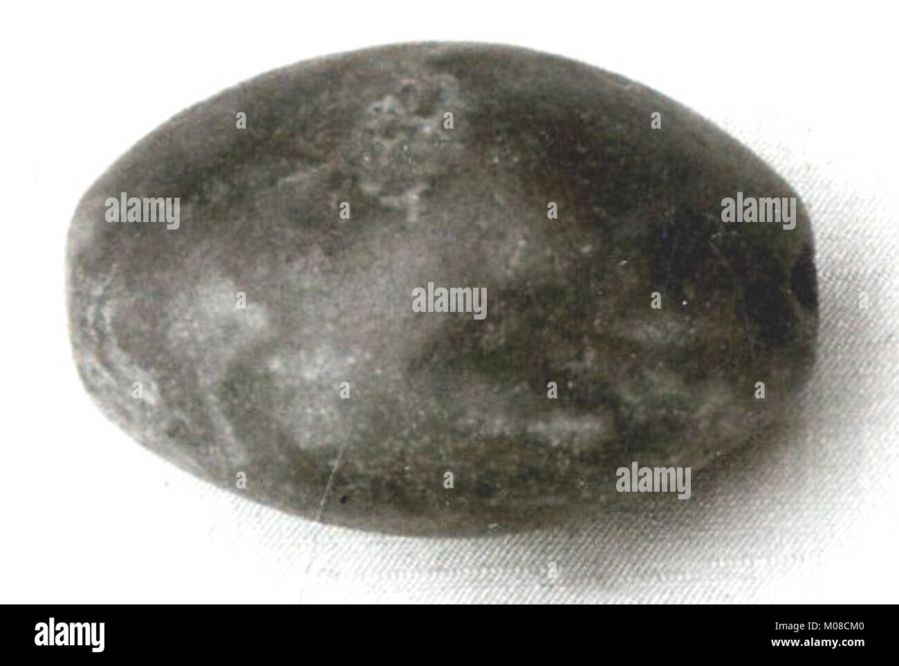 Lentoid shaped bead hi-res stock photography and images - Alamy