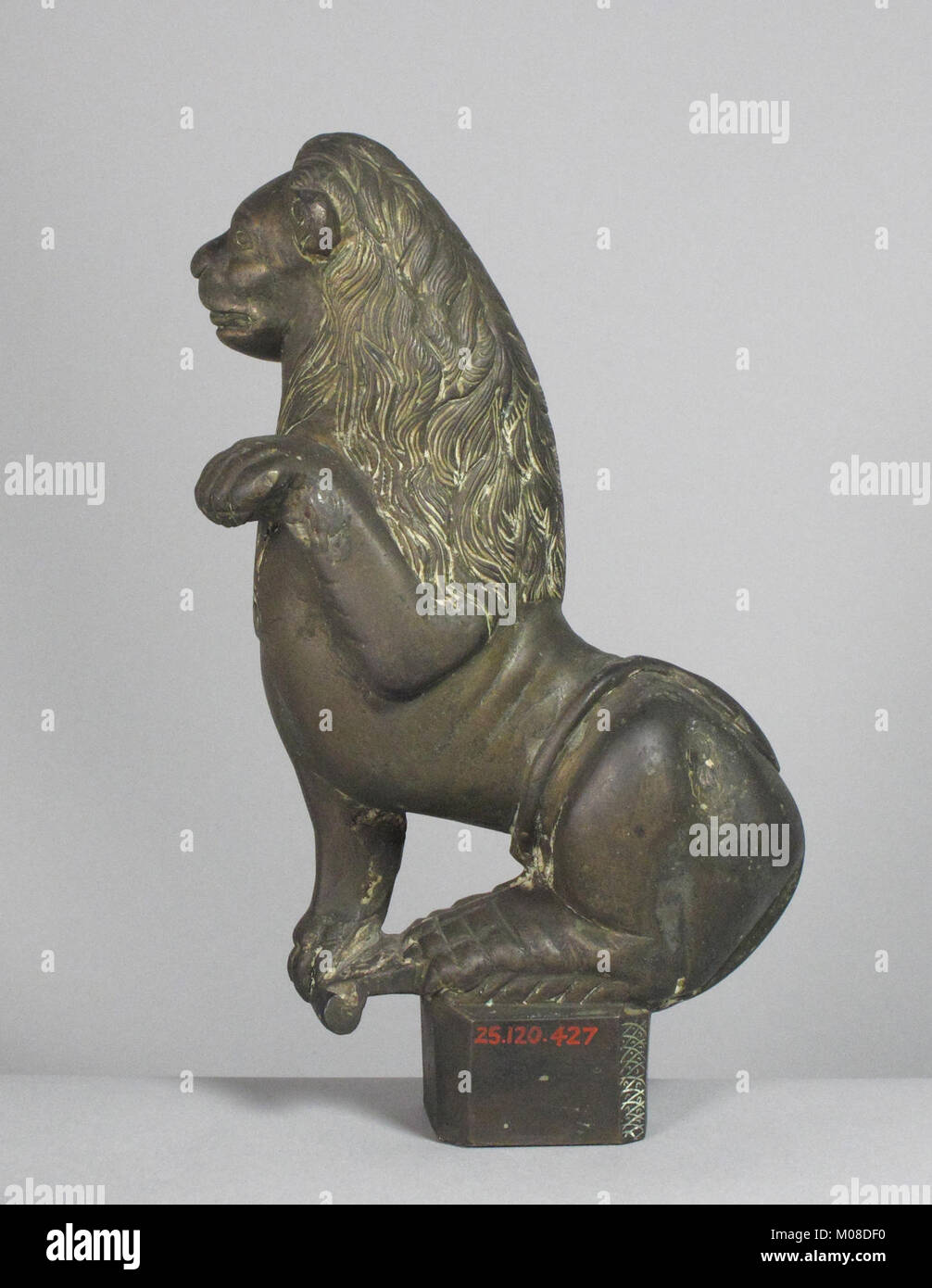 Lion rampant medieval display hi-res stock photography and images - Alamy