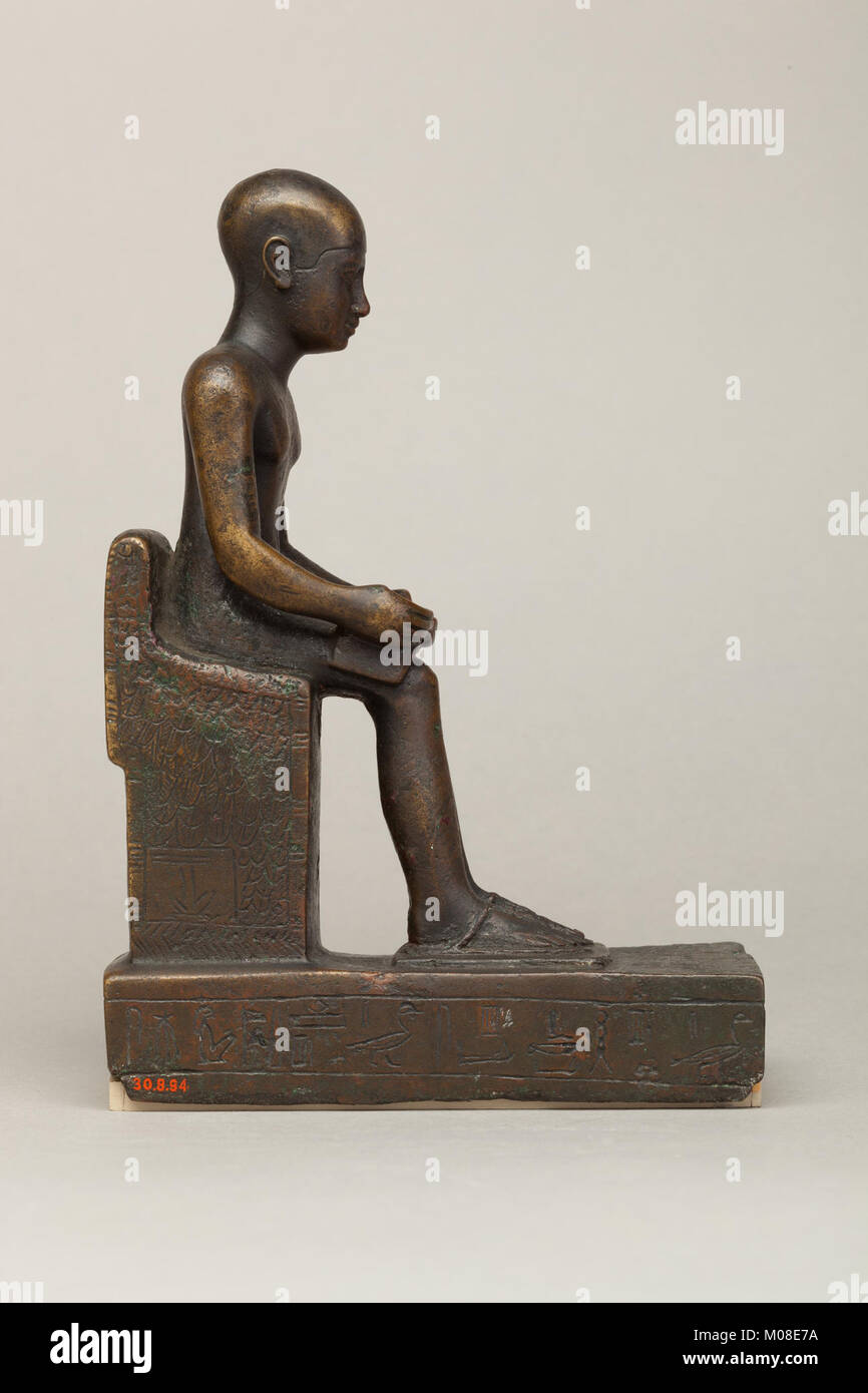 Statue imhotep ancient egyptian hi-res stock photography and images - Alamy
