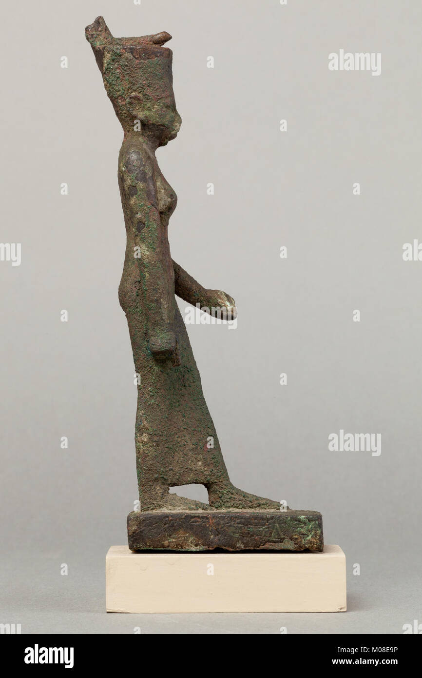 Showcasing traditional egyptian symbolism hi-res stock photography and ...