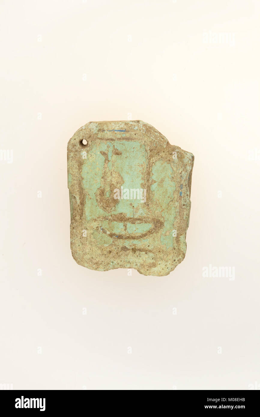 Ancient egyptian necklace hi-res stock photography and images - Alamy
