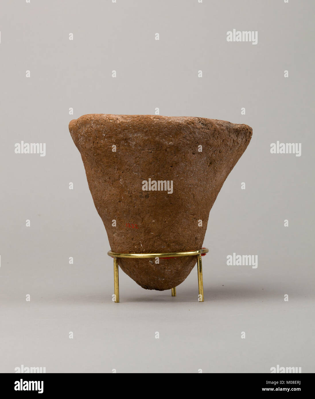 Large rough ware jar hi-res stock photography and images - Alamy