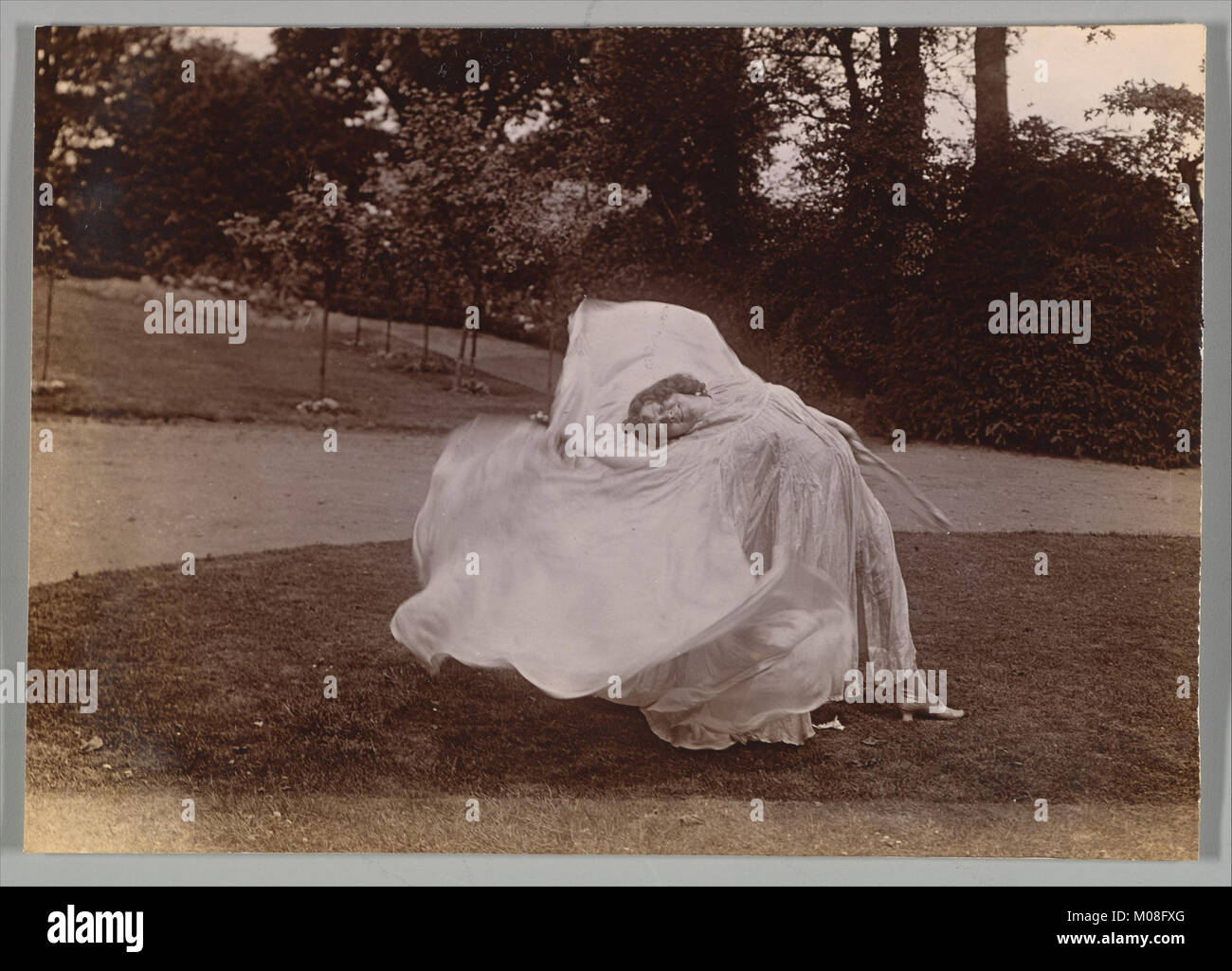 This photograph, titled 'Loie Fuller Dancing' and cataloged as MET ...