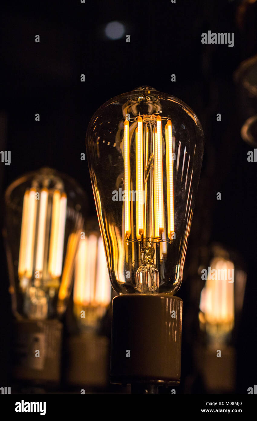 Lots of old light bulbs hi-res stock photography and images - Alamy