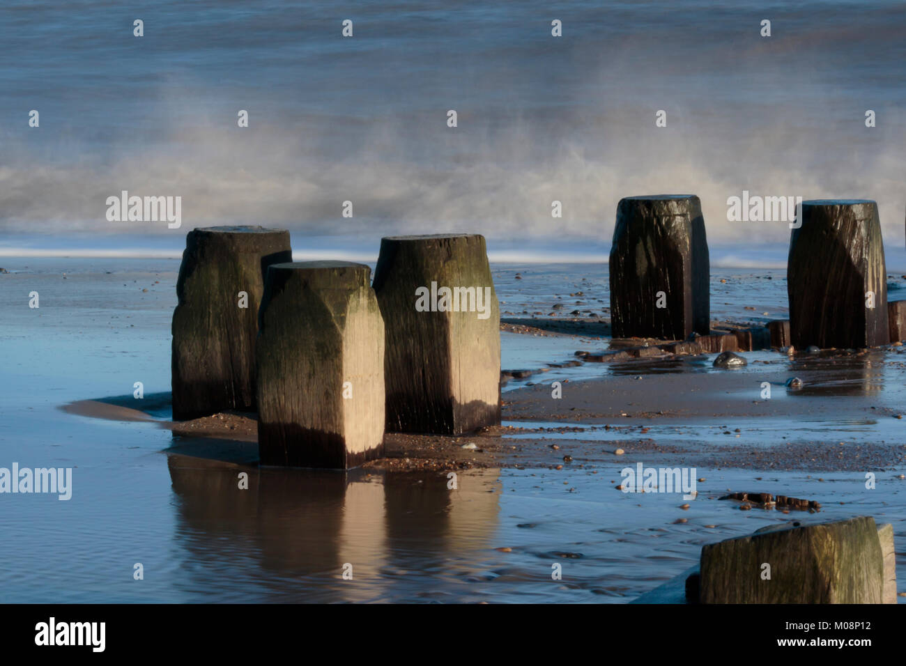 Breaking waves in slow motion - artistic effect Stock Photo - Alamy