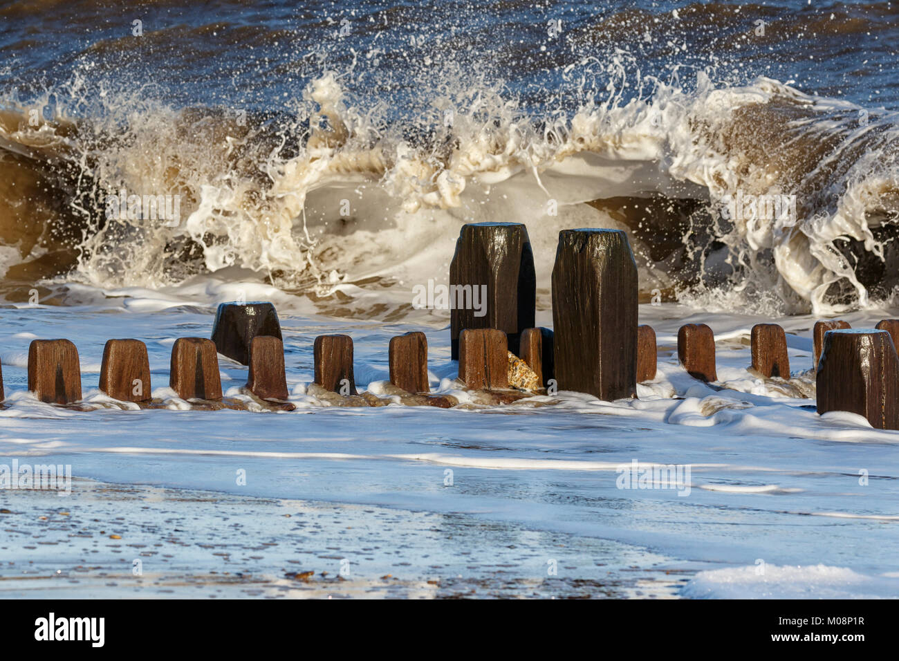 Breaking waves in slow motion - artistic effect Stock Photo - Alamy