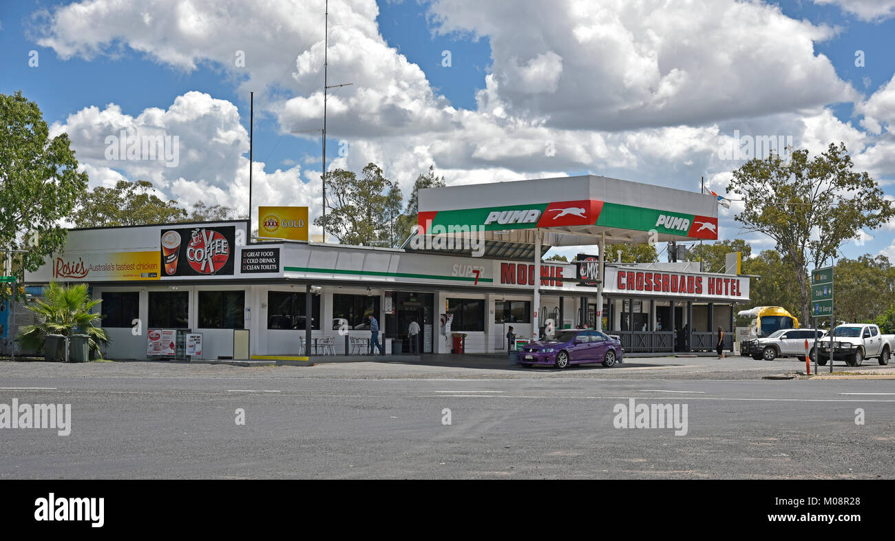 the roadhouse at Moonie in outback queensland in australia Stock Photo ...