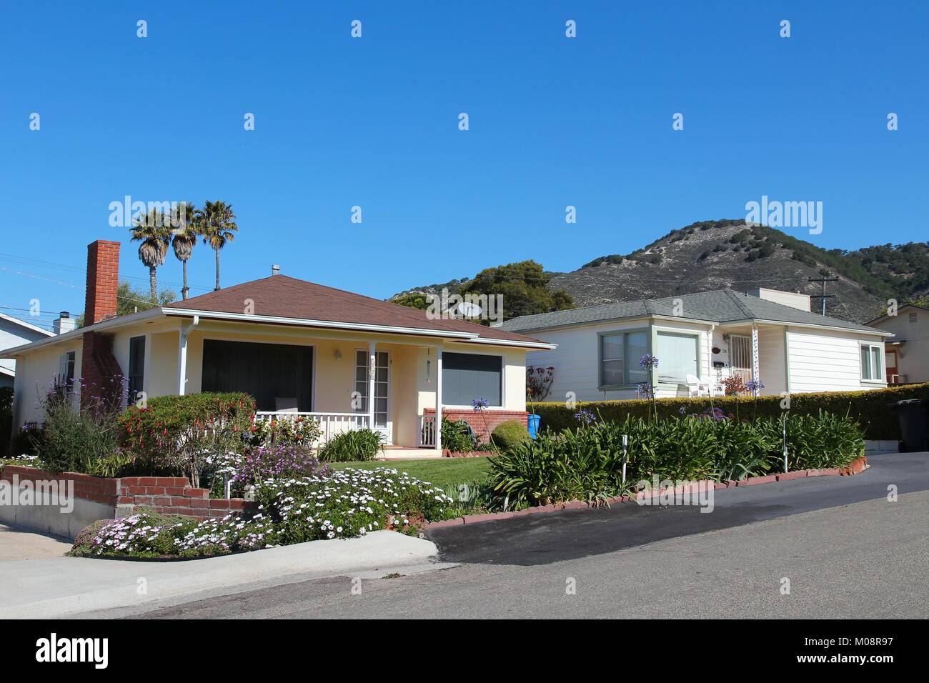 Generic suburban road in usa hi-res stock photography and images - Alamy