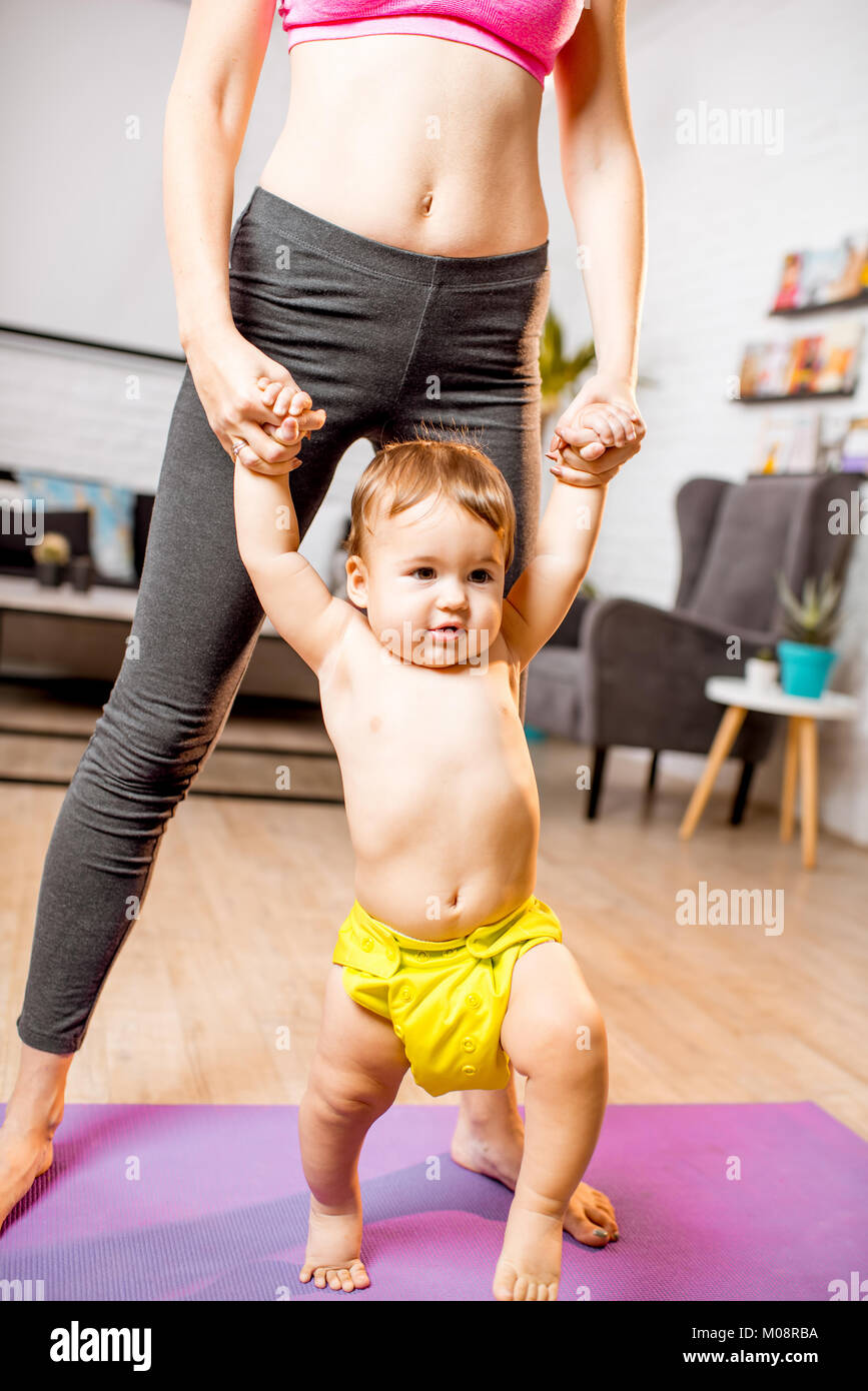 Child learning to walk hi-res stock photography and images - Alamy