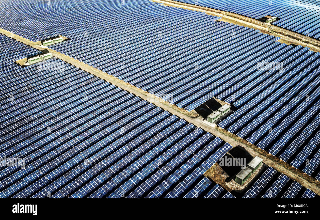 Passive solar heat hi-res stock photography and images - Alamy