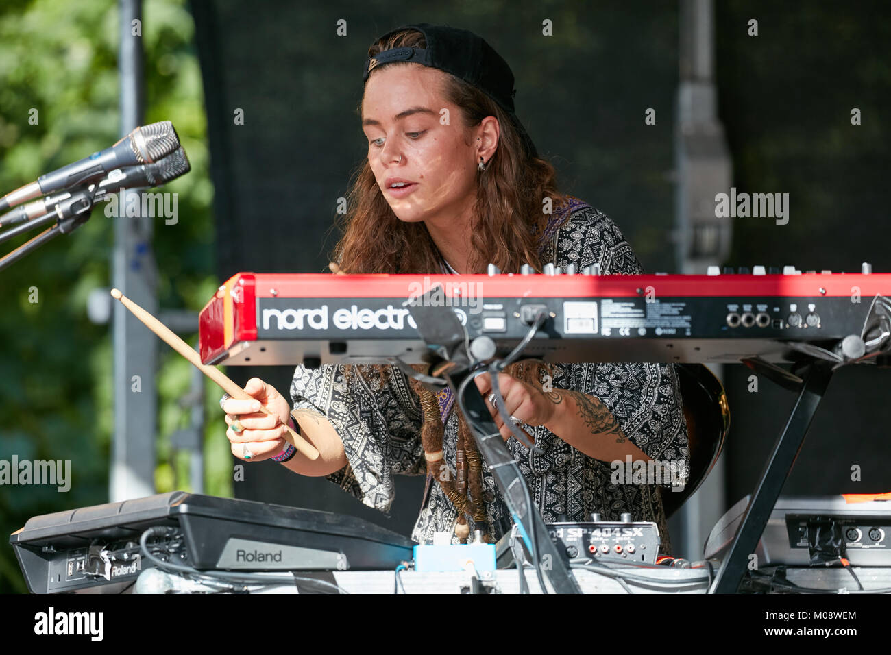 Tash sultana hi-res stock photography and images - Alamy