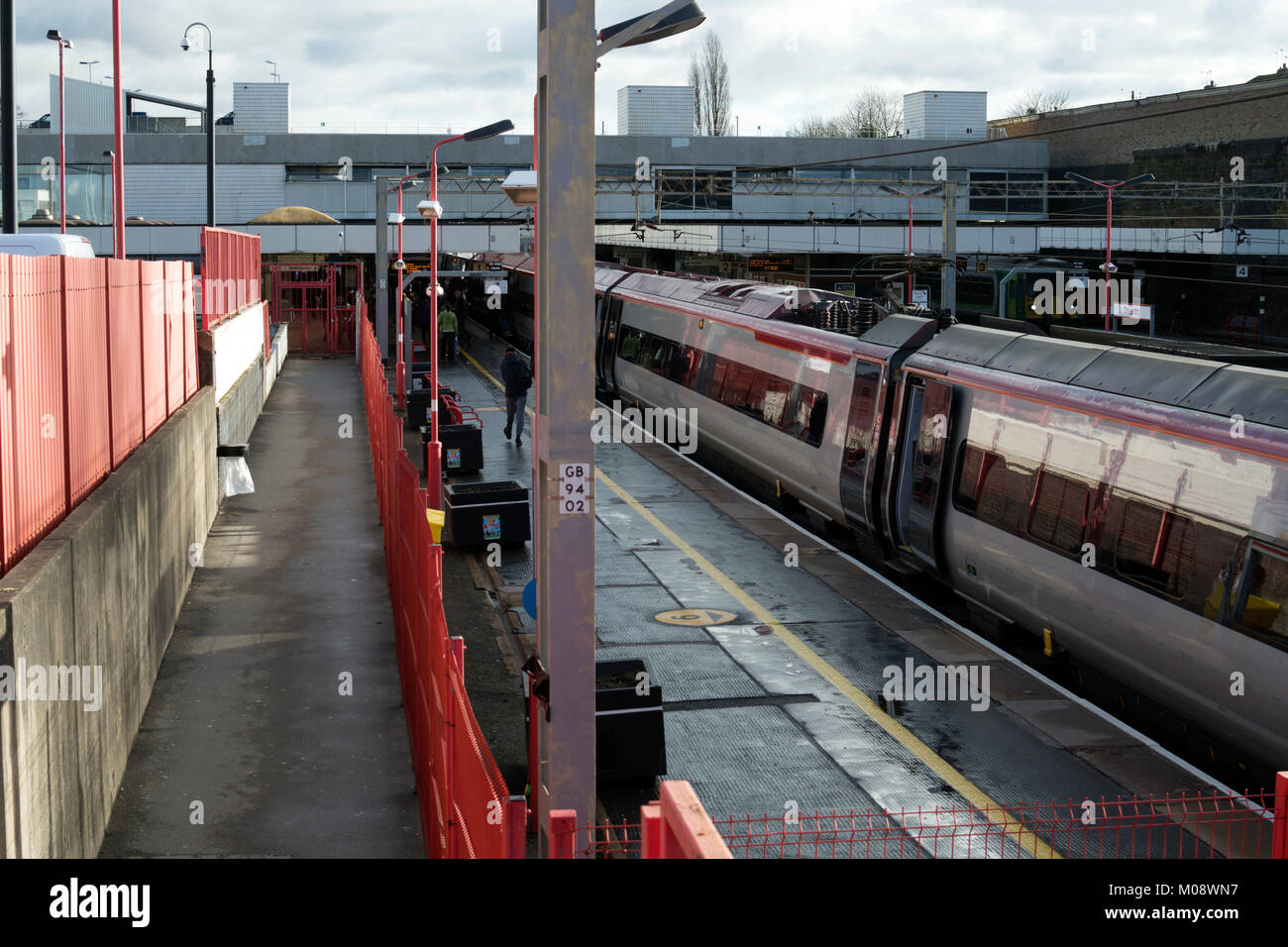 Virgin pendolino train coventry railway hi-res stock photography and ...