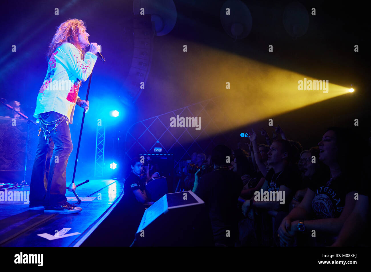 Whitesnake singer david coverdale performs hi-res stock photography and ...