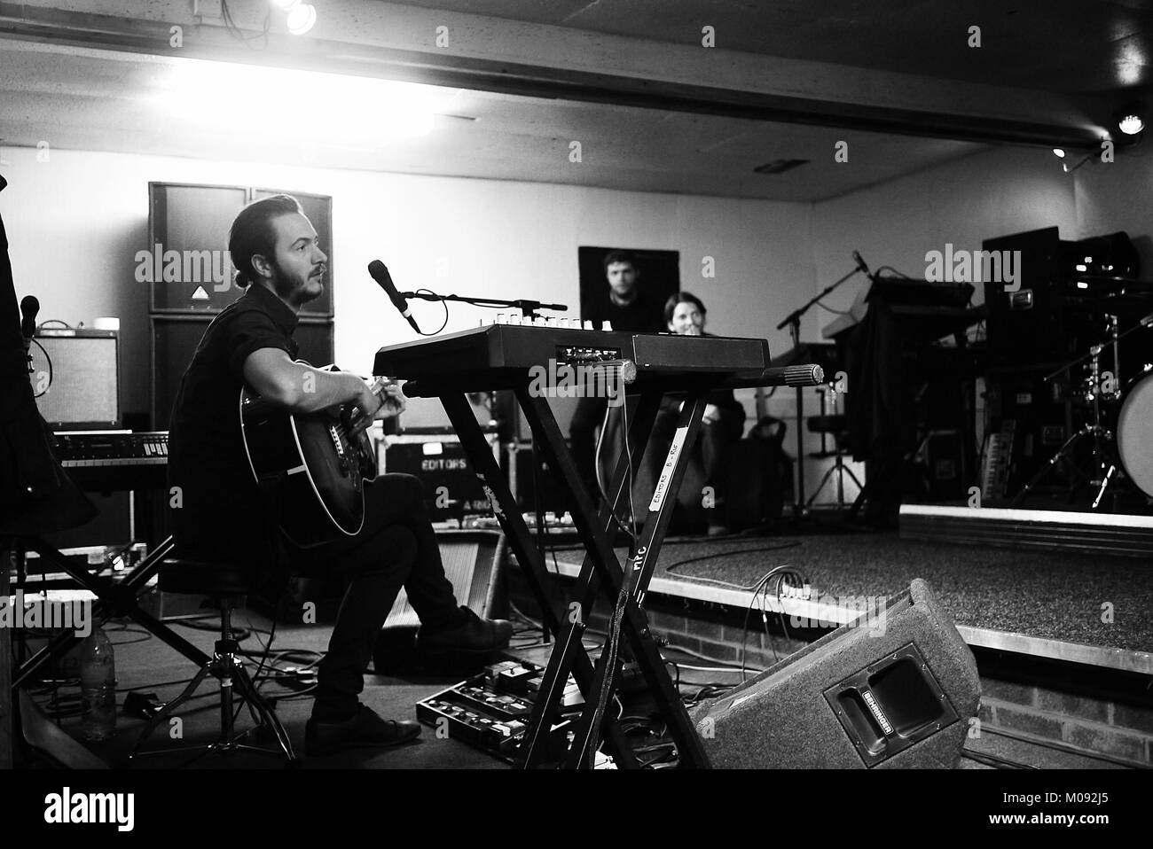 Lead singer from british rock band hi-res stock photography and images ...
