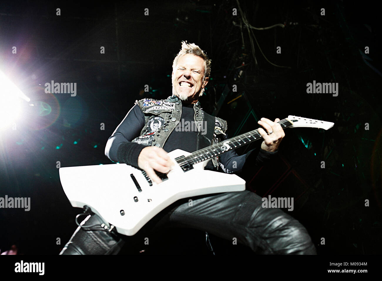 James hetfield metallica lead singer hi-res stock photography and ...