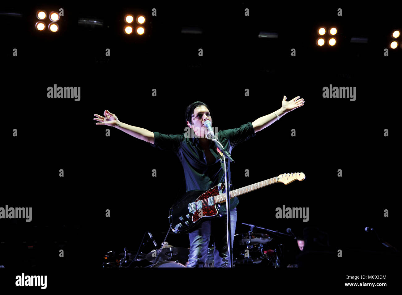 Lead singer band placebo hi-res stock photography and images - Alamy