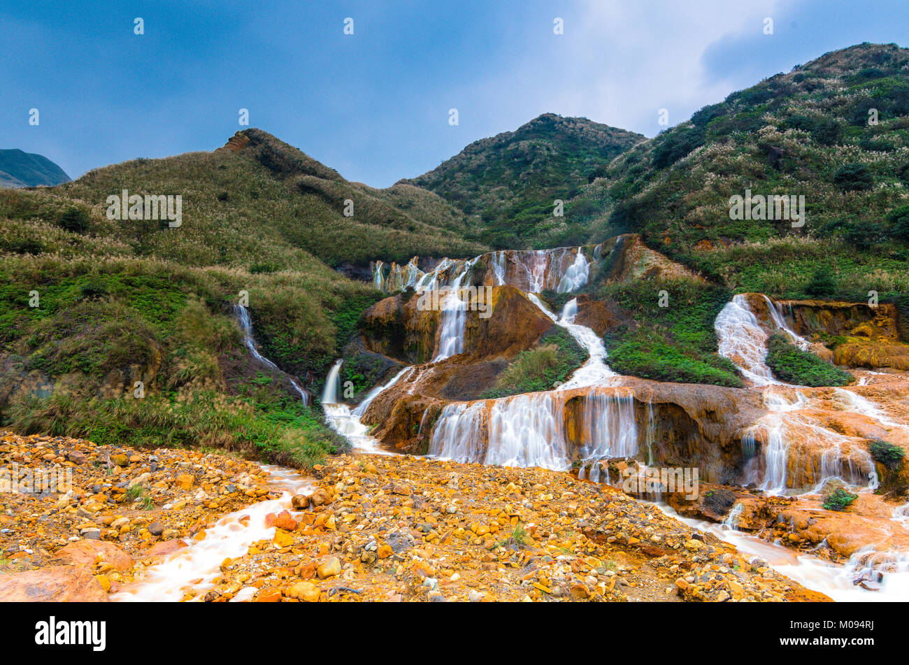 Minimal waterfall landscape hi-res stock photography and images - Alamy