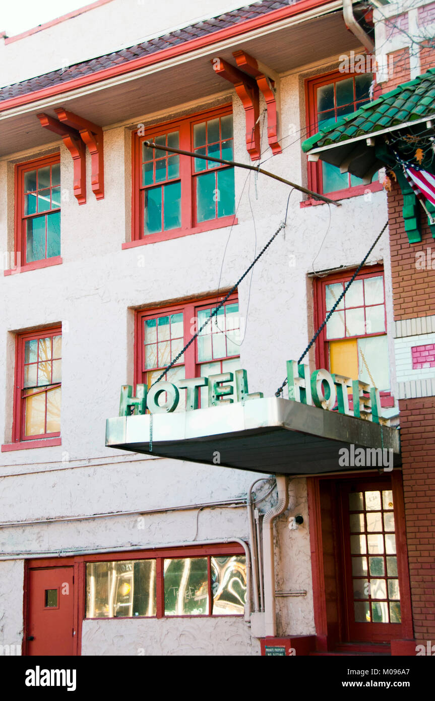 Run down hotel hi-res stock photography and images - Alamy