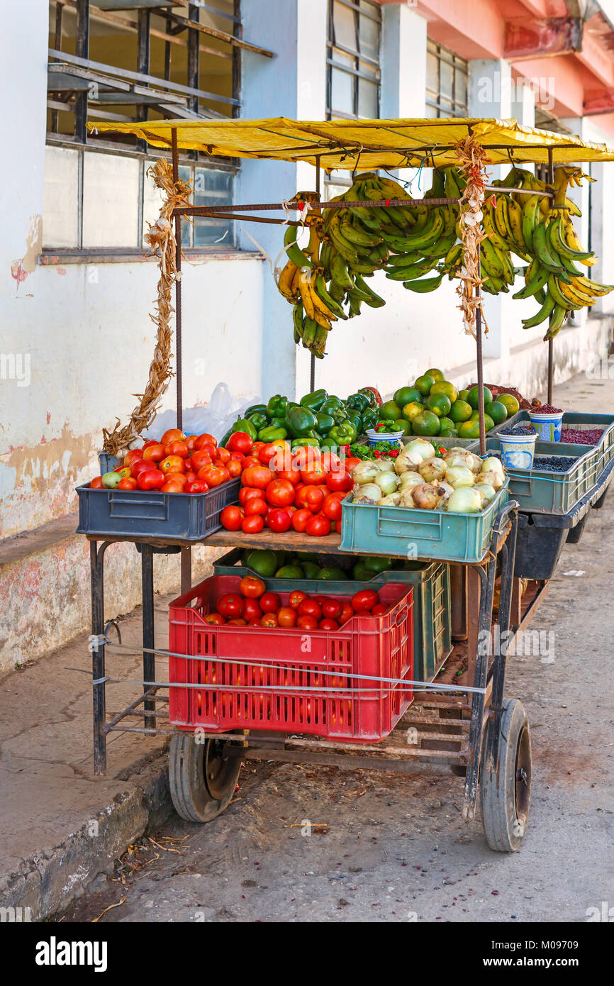Organic food stand america hi-res stock photography and images - Alamy