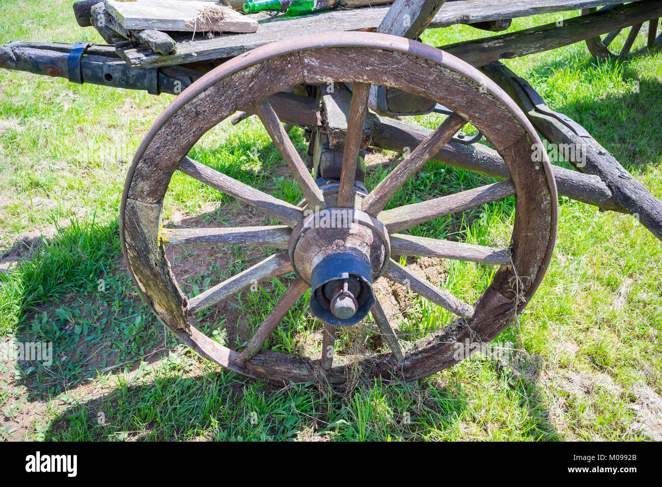 Weathered horse cart or ox cart with broken wheel Stock Photo - Alamy