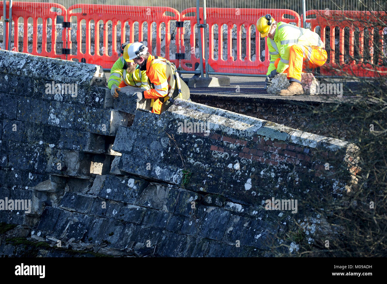 Repair work begins on historic Wool Bridge, Dorset, UK, Work begins on ...