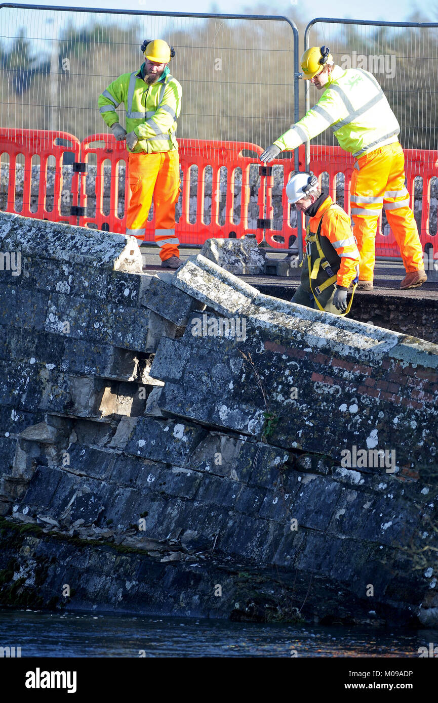 Repair work begins on historic Wool Bridge, Dorset, UK, Work begins on ...